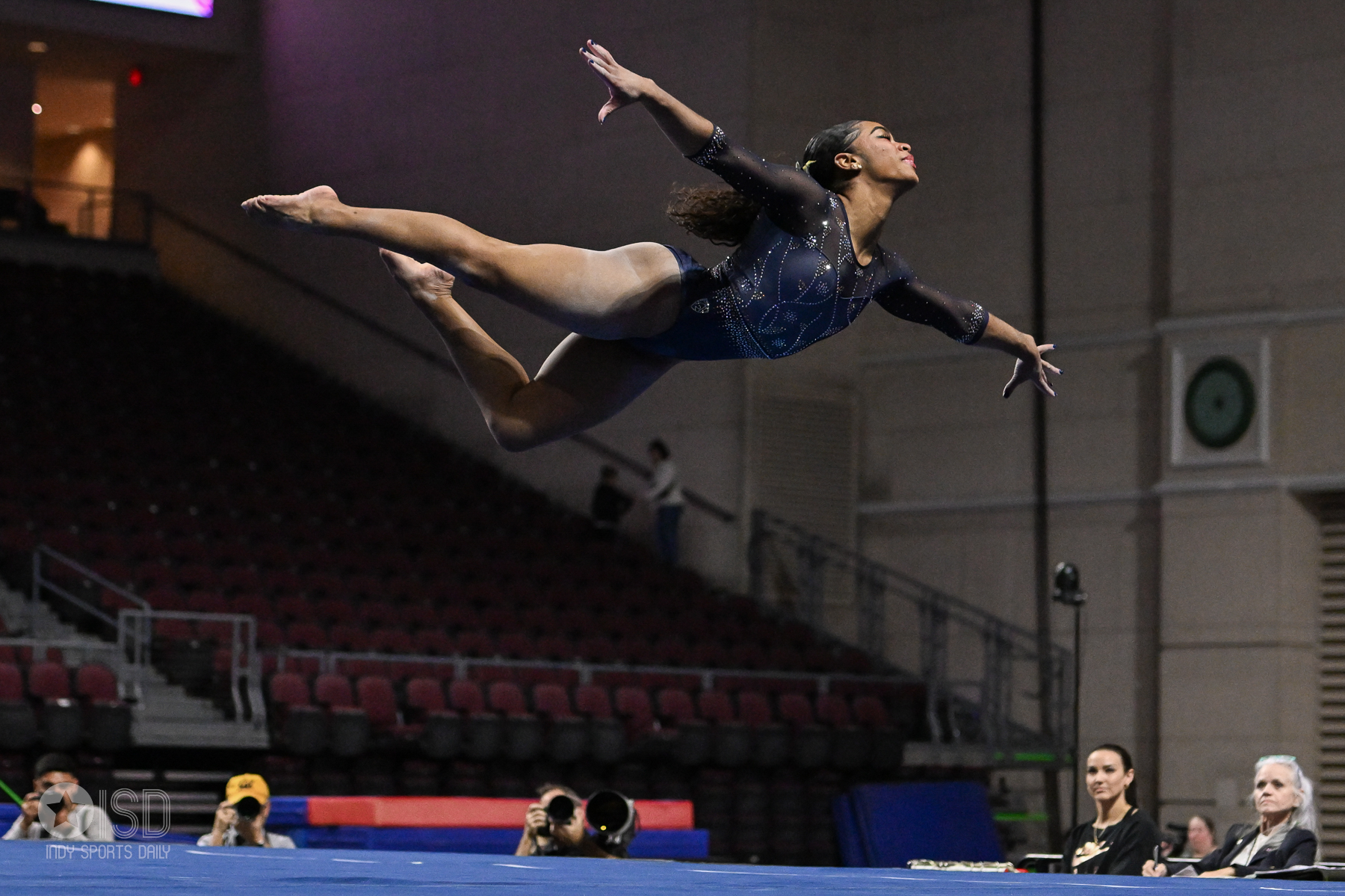 Alabama rolls with Mean Girls Super 16 session four victory